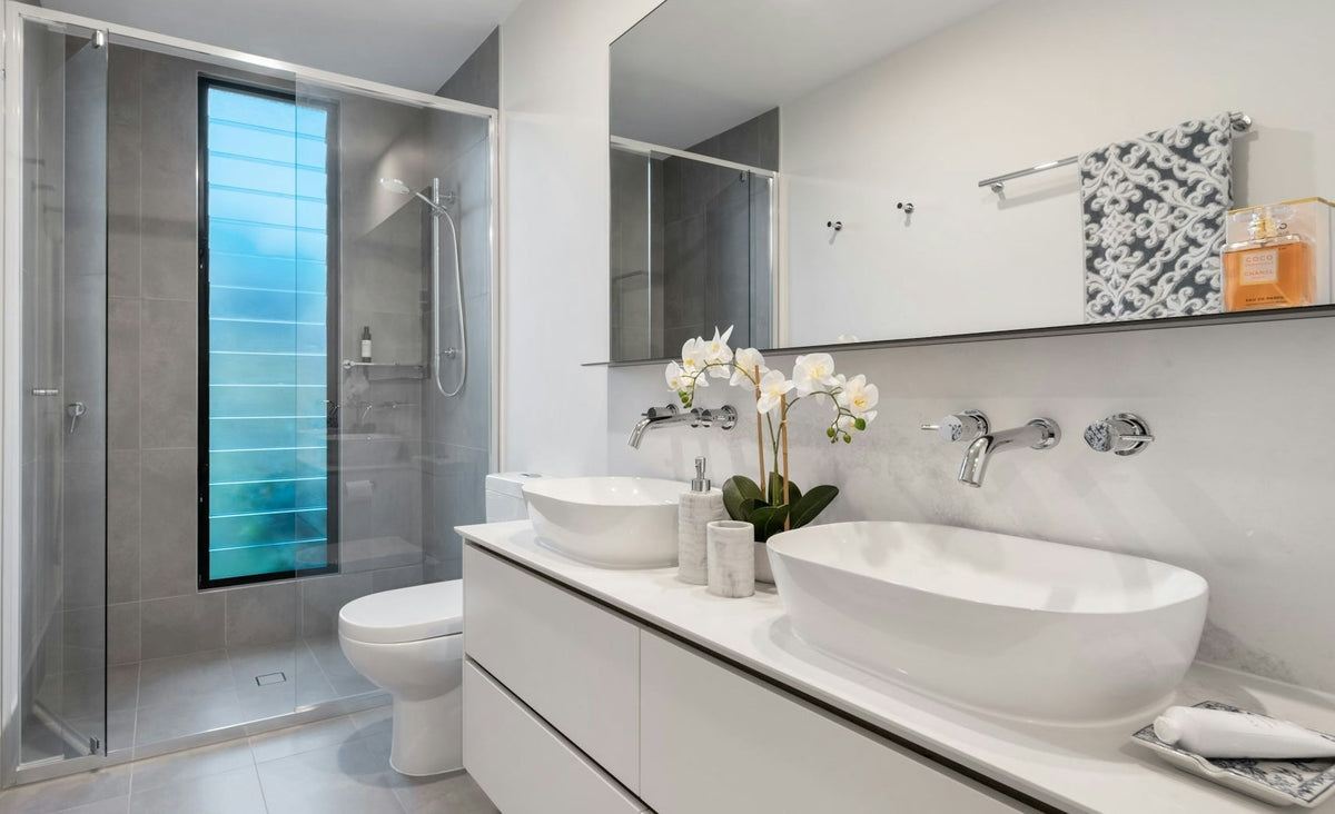 How To Clean Your Glass Shower Screen | Bespoke Glass Porducts ...